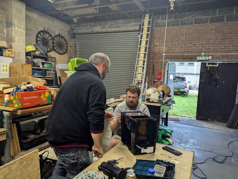 Wednesday Evening Fun at Surrey & Hampshire MakerSpace – SHMakerspace